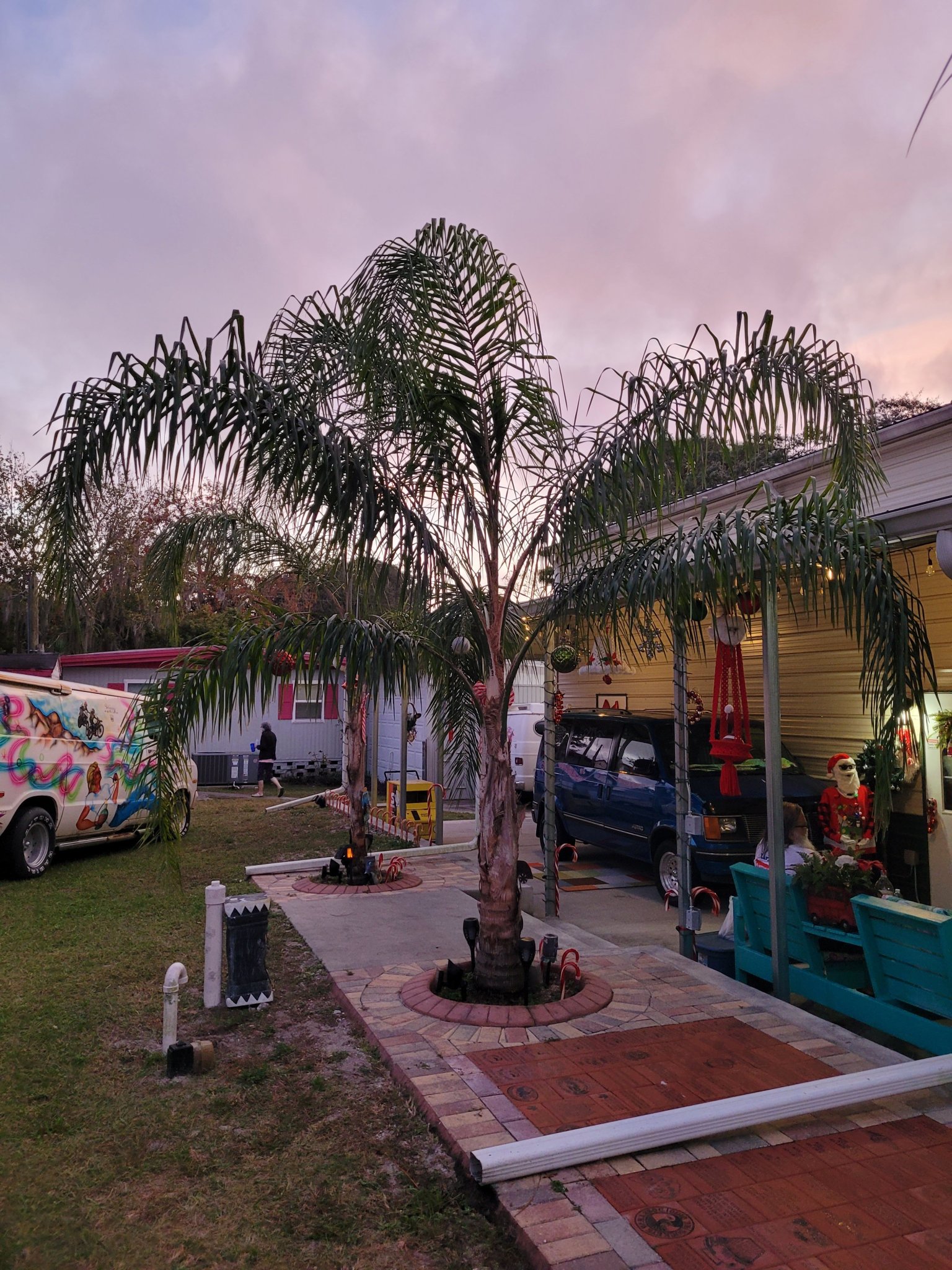 When Santa Comes in a Roadtrek – Chipmunk's RV Life