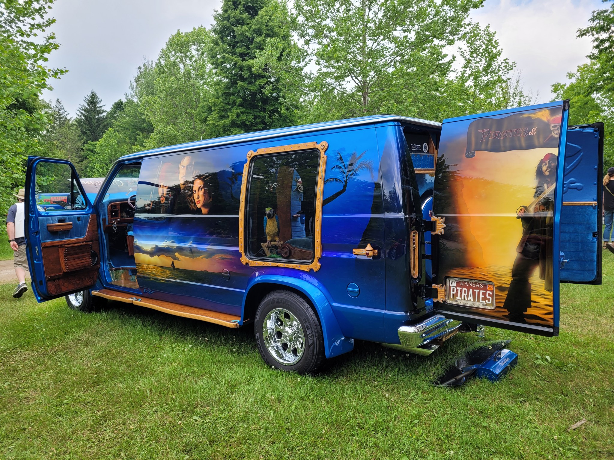 Vanfest: Canada’s Premier Custom Van and Truck Show – Chipmunk's RV Life